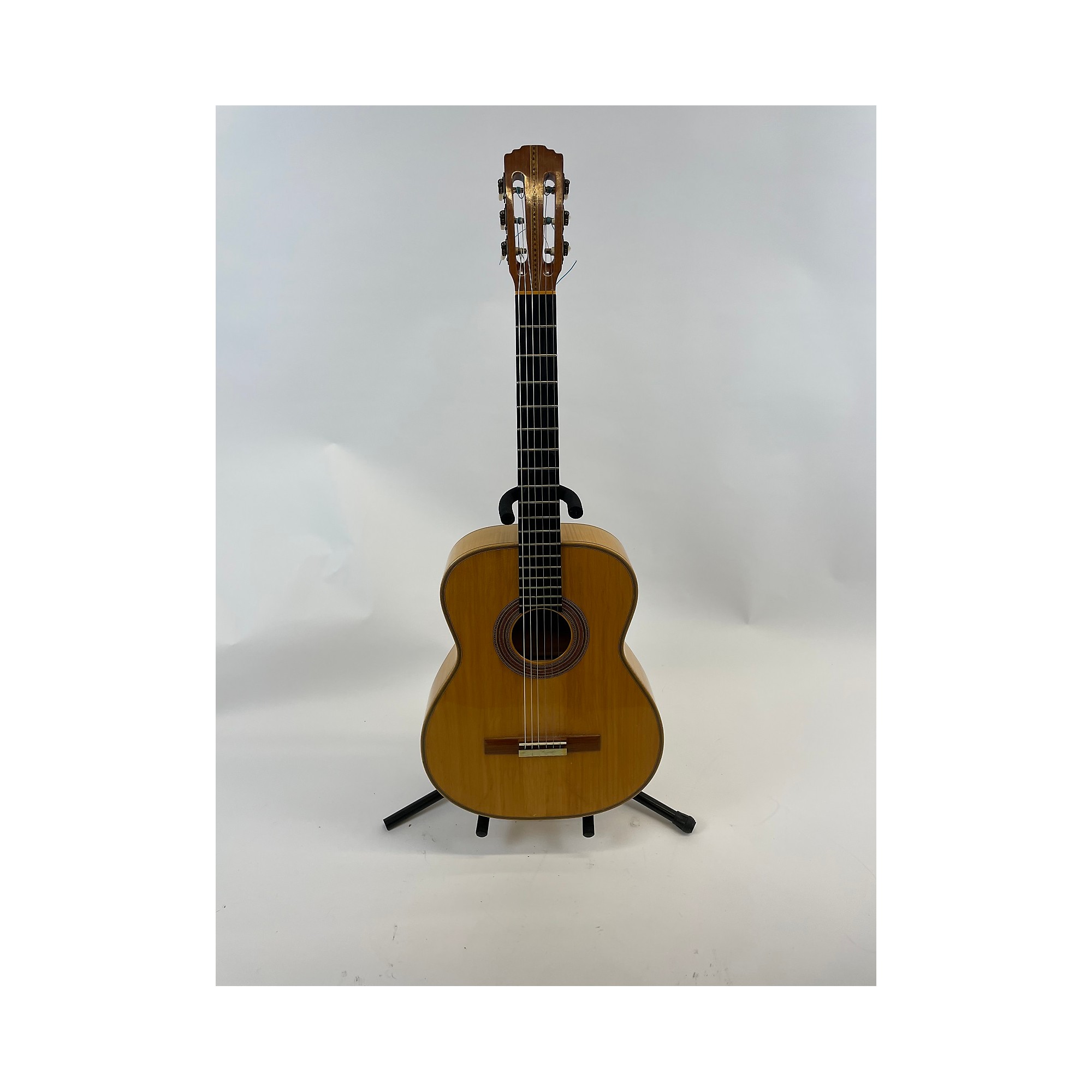 Vintage Goya 1955 G30 Classical Acoustic Guitar - www.musicguitarcenter.com